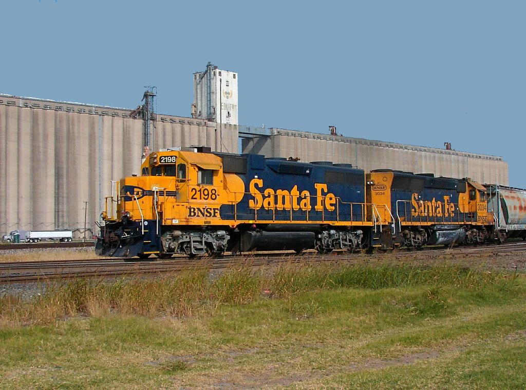 BNSF 2198 & BNSF 3034